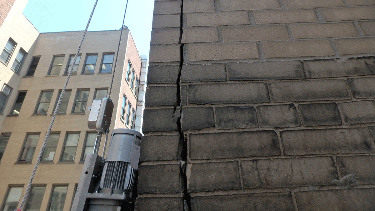 wall-cracking | PULLMAN